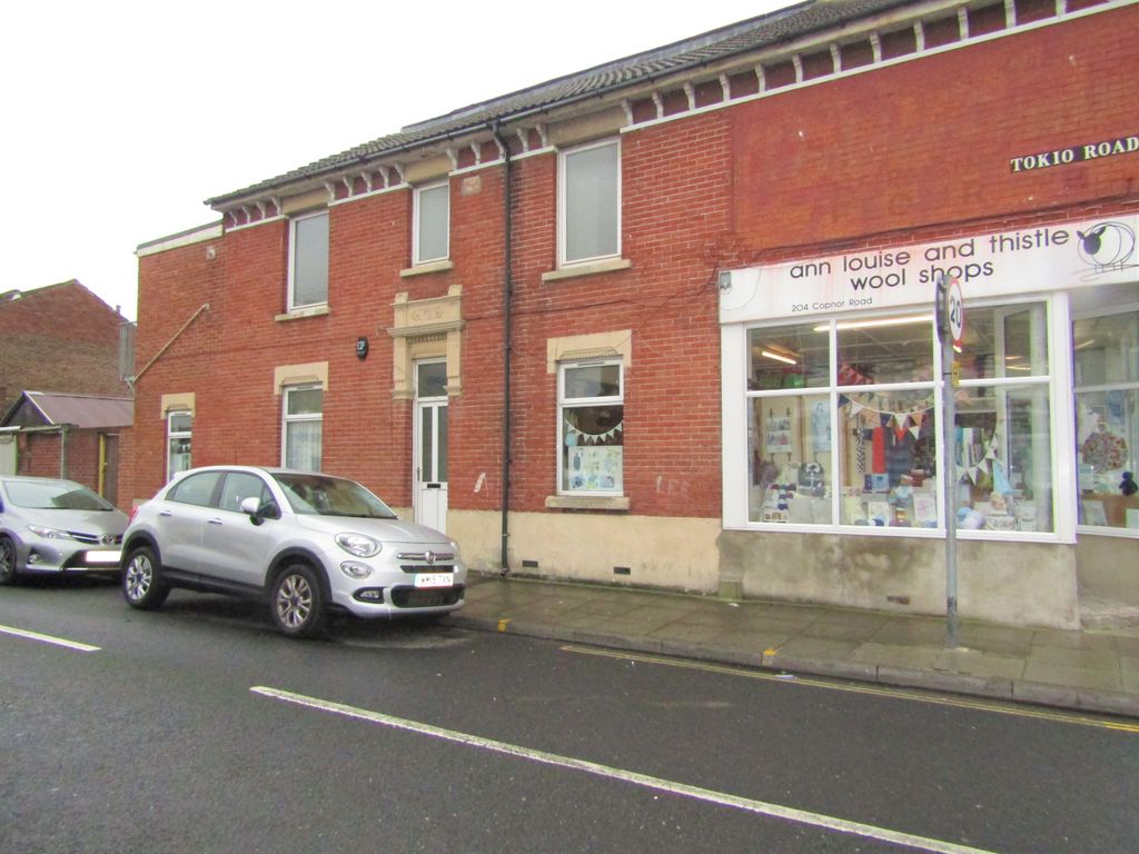 2 bed flat to rent in Copnor Road, Copnor, Hants PO3, £950 pcm - Zoopla