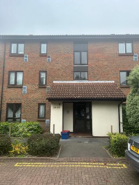 1 bed flat to rent in Braybourne Drive, Isleworth TW7, £1,300 pcm - Zoopla