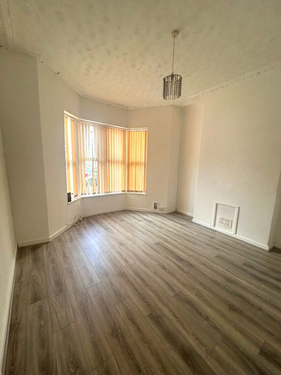 Studio to rent in Neville Street, Cardiff CF11, £675 pcm - Zoopla