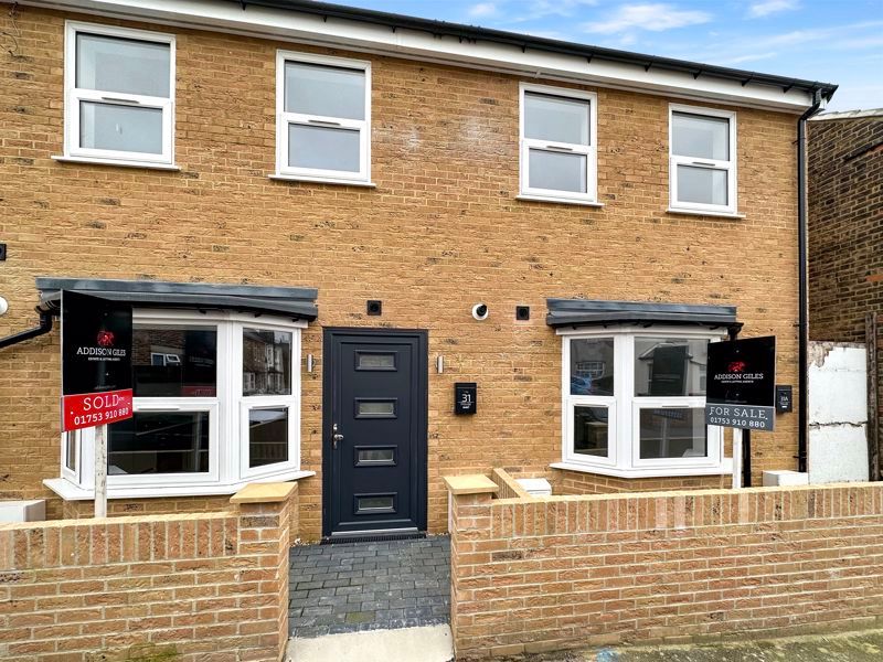 New home, 3 bed end terrace house for sale in Hillside, Slough SL1, £ ...