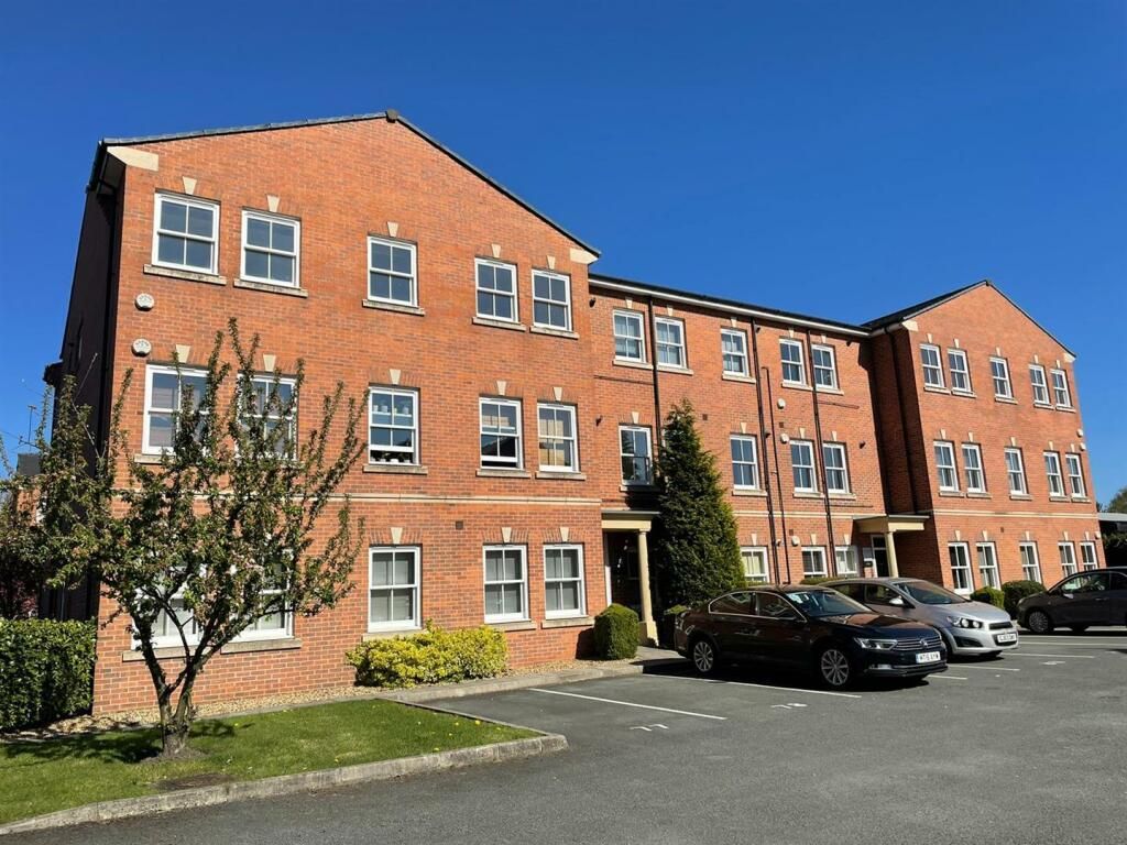 2 bed flat for sale in Hatters Court, Stockport SK1 - Zoopla