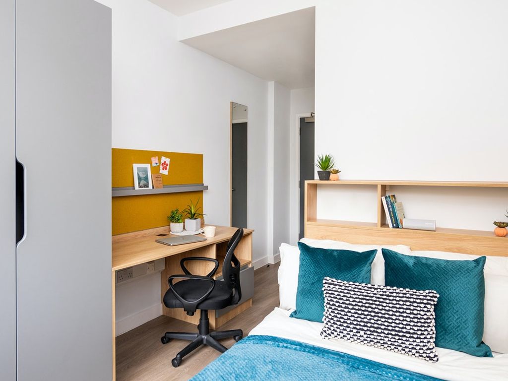 Room to rent in Unity Street, Bristol BS2, £1,271 pcm - Zoopla