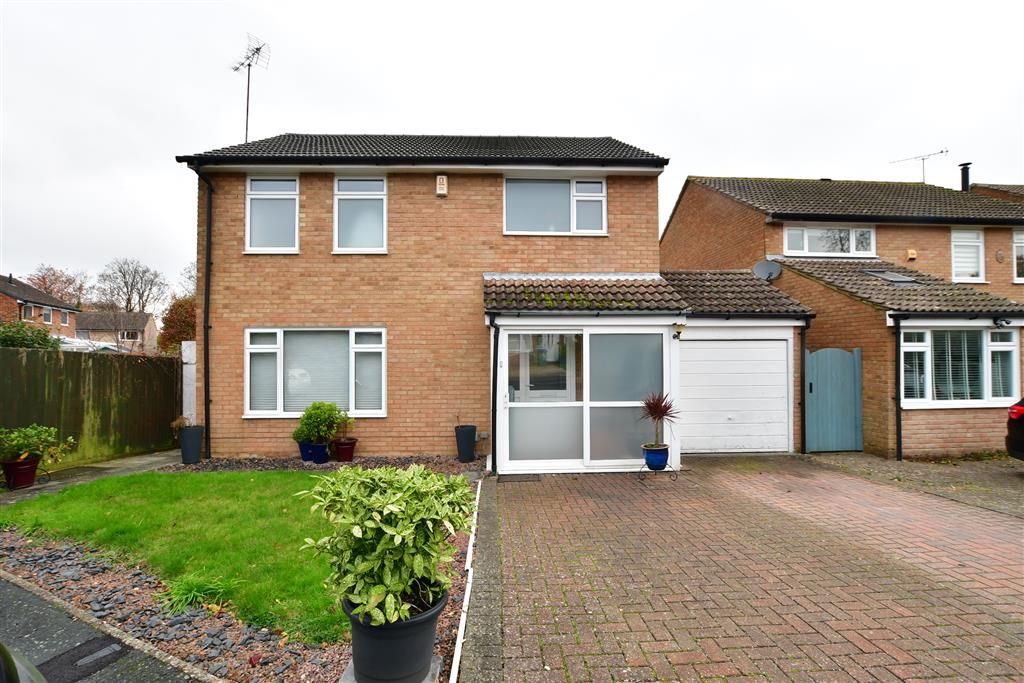 4 bed detached house for sale in Campion Road, Horsham, West Sussex ...