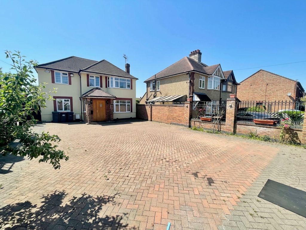 4 bed detached house to rent in Harrowden Road, Shortstown, Bedford ...