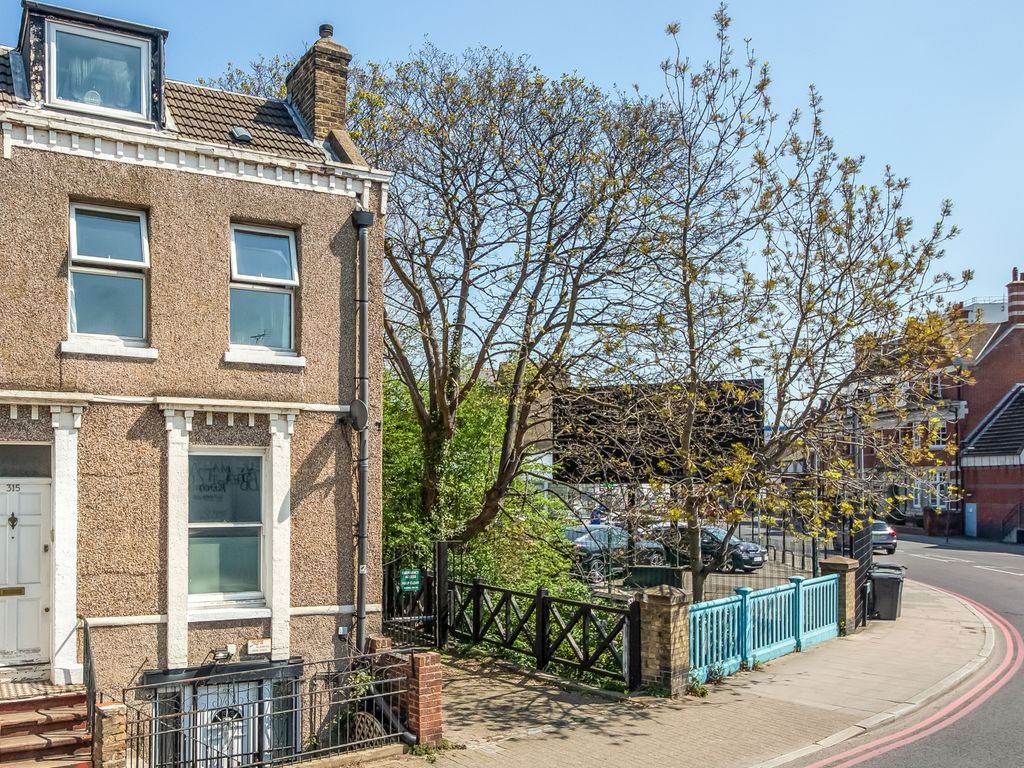 1 bed flat for sale in Lee High Road, London SE12 - Zoopla