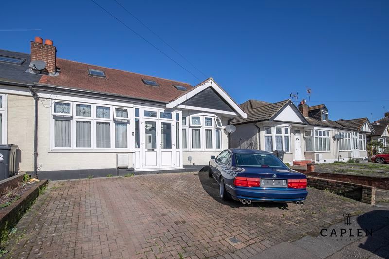 5 bed property for sale in Roding Lane North, Woodford Green IG8 - Zoopla