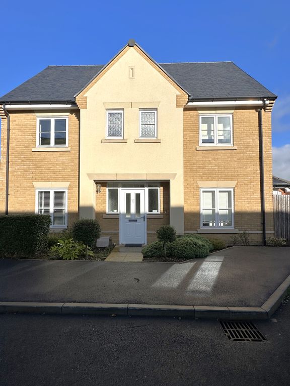 4 Bed Detached House To Rent In Tanner Street Wellesley Aldershot