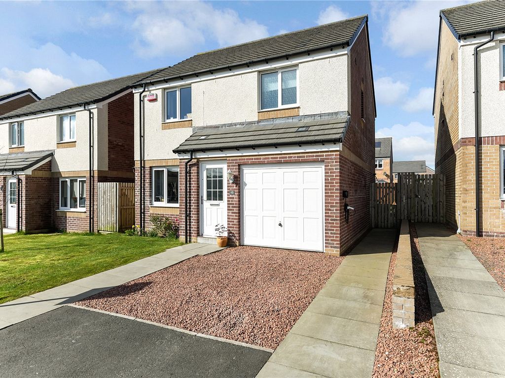 3 bed detached house for sale in Gordon Way, Stewarton, Kilmarnock ...
