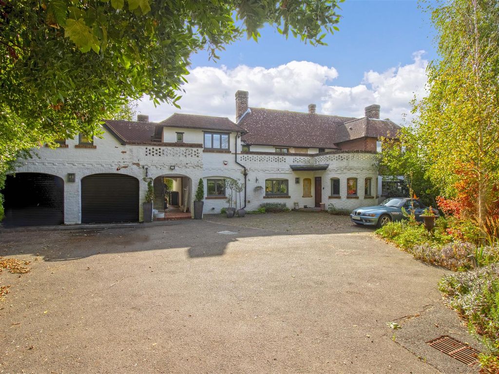 6 bed detached house for sale in Stable Lane, Findon, Worthing BN14, £ ...