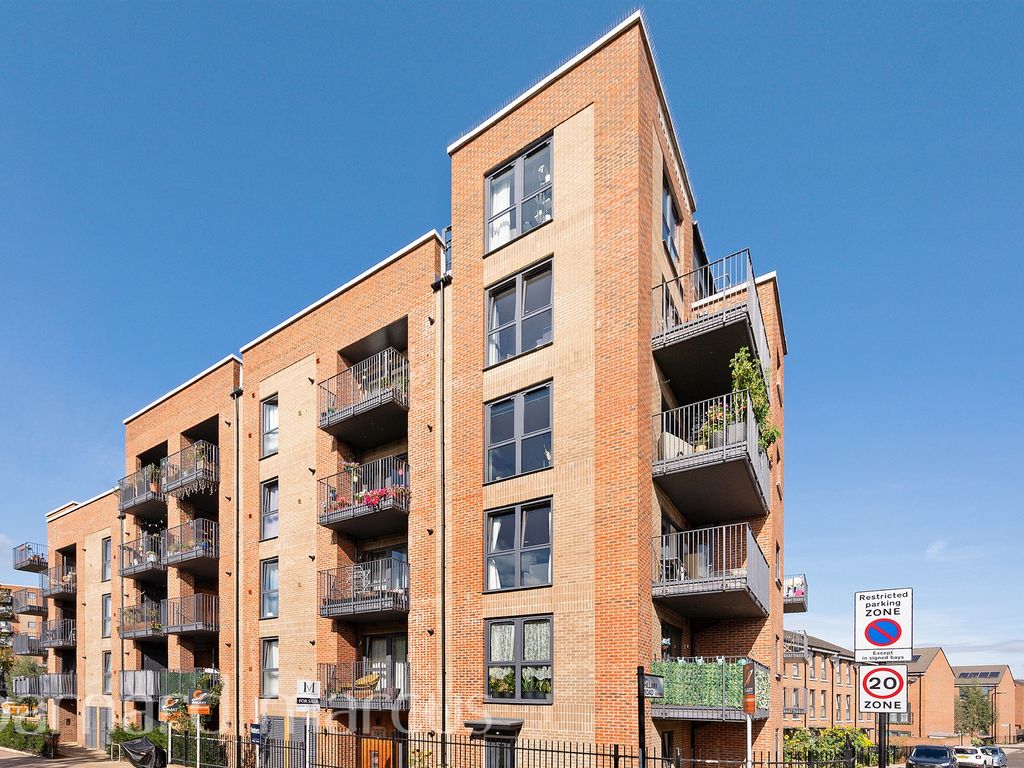 2 bed flat for sale in Havelock Road, Southall UB2, £400,000 - Zoopla