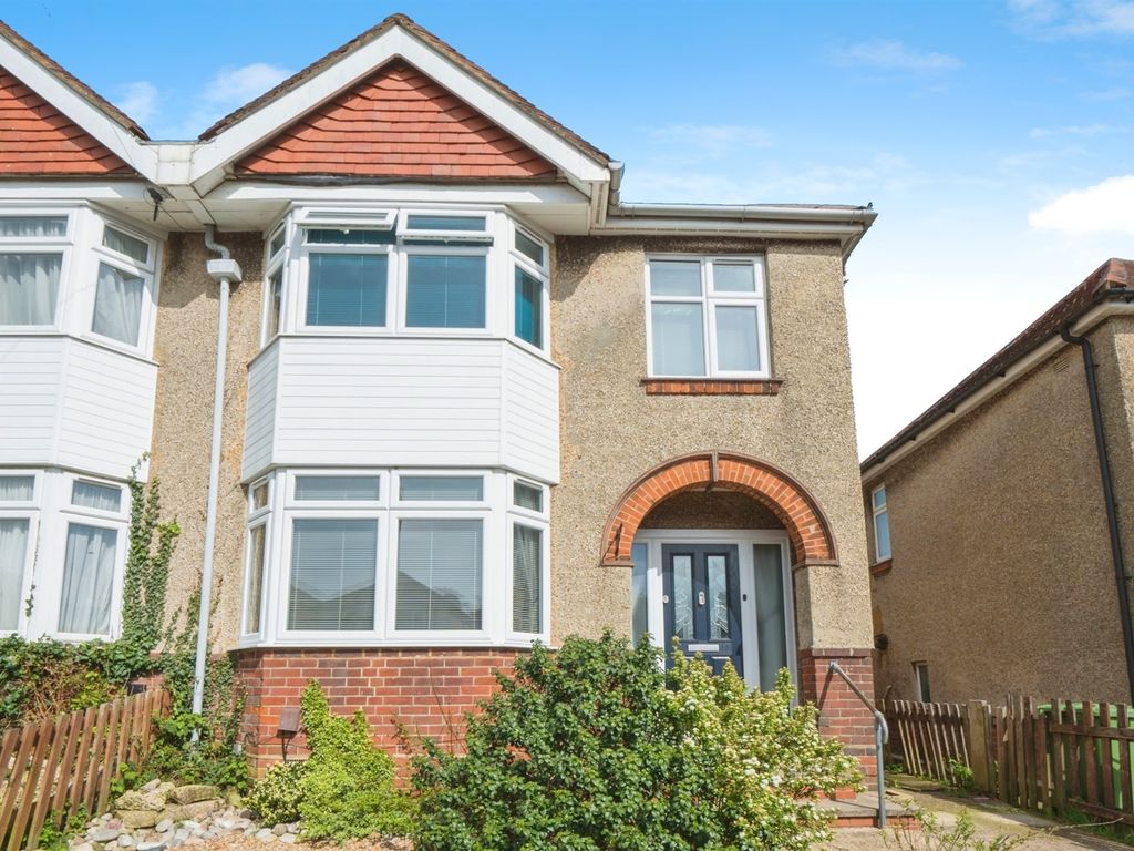 3 Bed Semi Detached House For Sale In Burgess Road Southampton So16 £