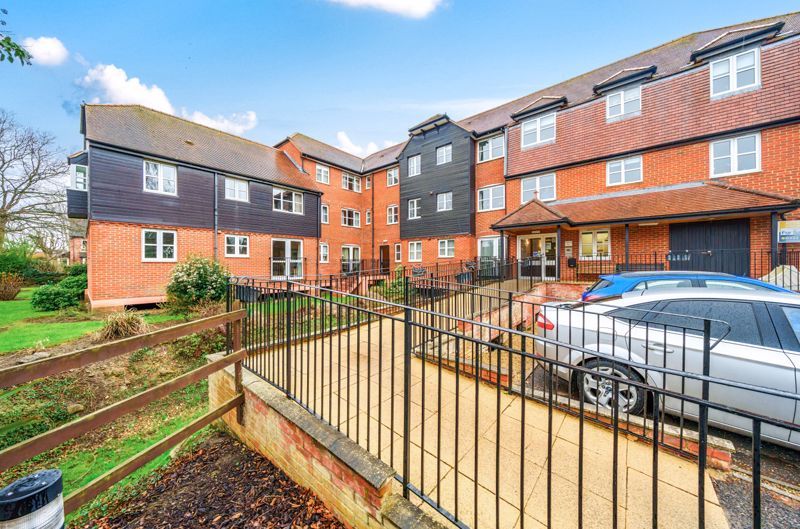 2 bed property for sale in Mill Stream Court, Abingdon OX14 - Zoopla