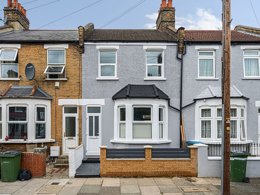 3 Bed Terraced House For Sale In Balgowan Street London Se18 £450 000