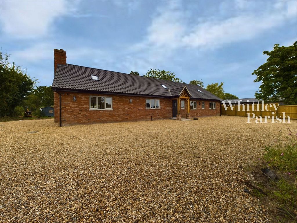 New home, 6 bed bungalow for sale in Vicarage Road, Great Hockham ...
