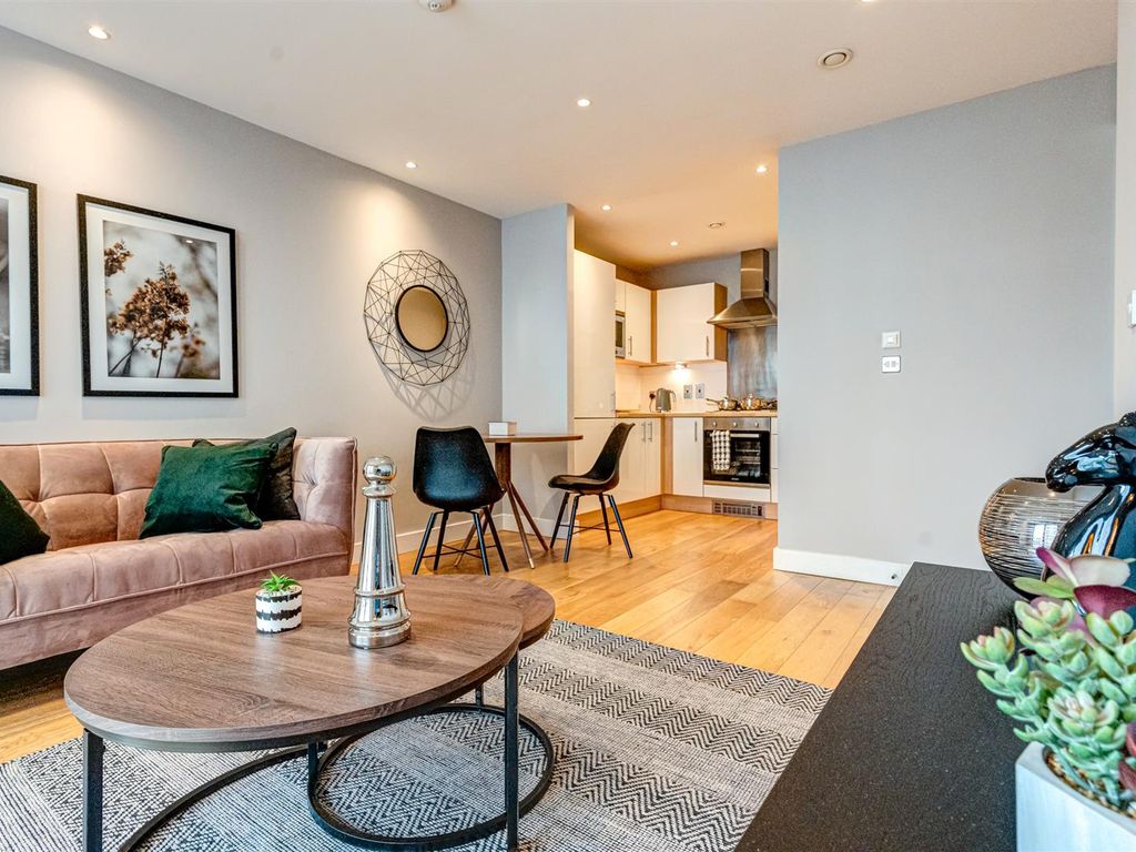 1 bed flat for sale in Bute Terrace, Cardiff CF10 - Zoopla