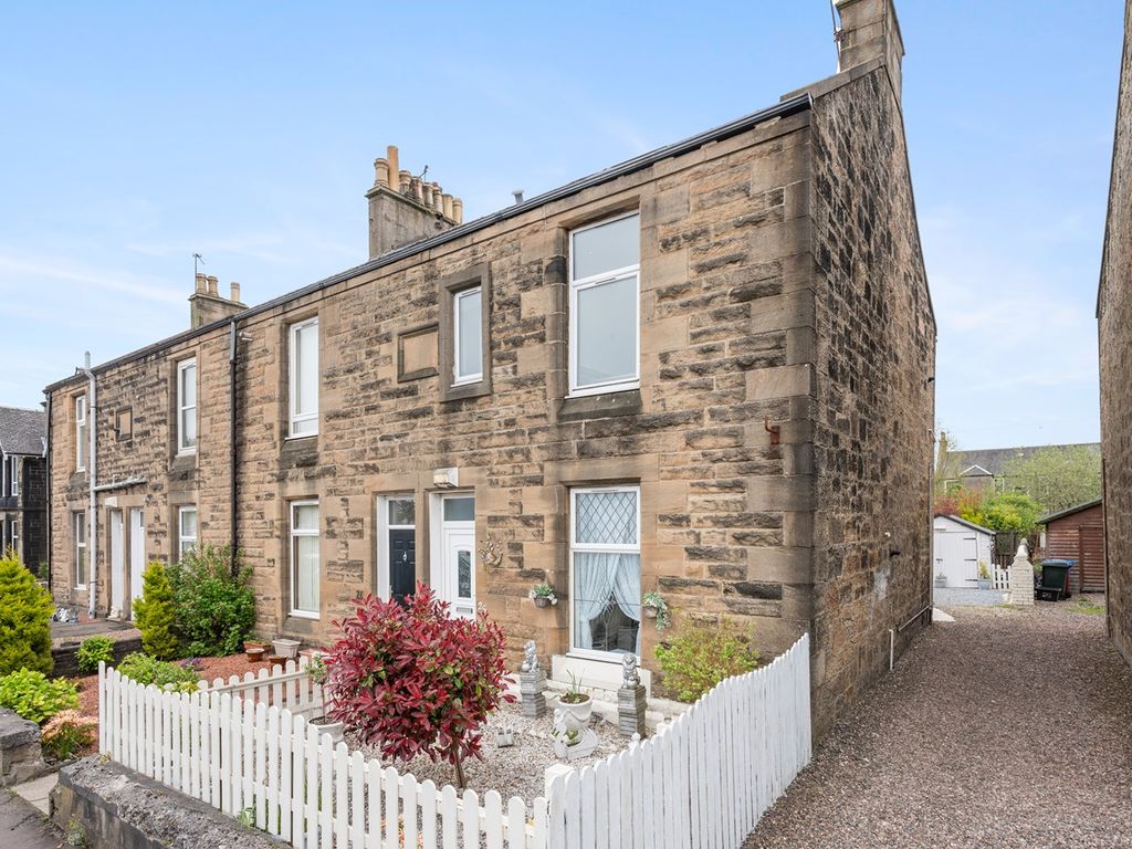 1 Bed Flat For Sale In South Lumley Street Grangemouth Fk3 £70 000