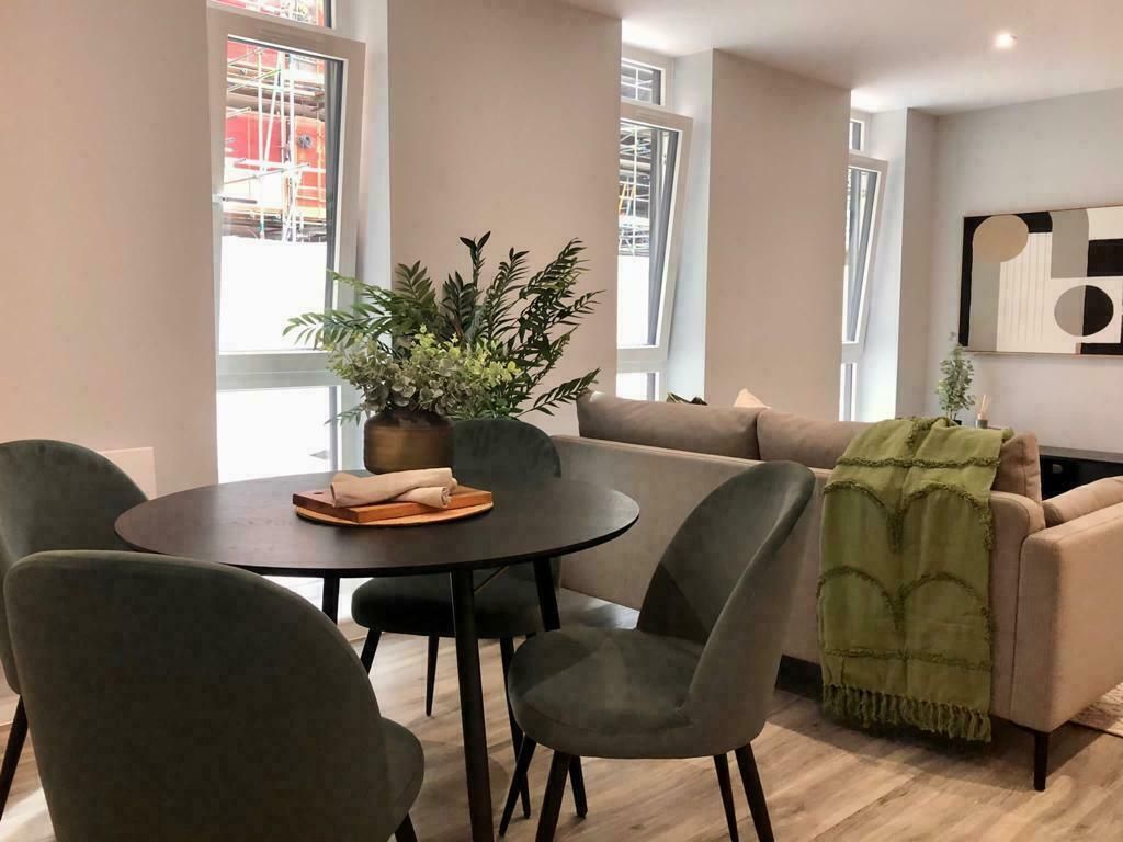 1 bed flat to rent in Derby Square, Liverpool L2, £900 pcm - Zoopla