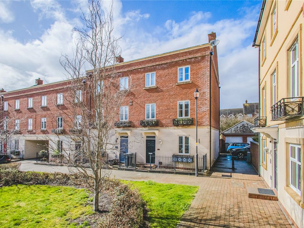 4 Bed End Terrace House For Sale In Elgar Close Swindon Wiltshire