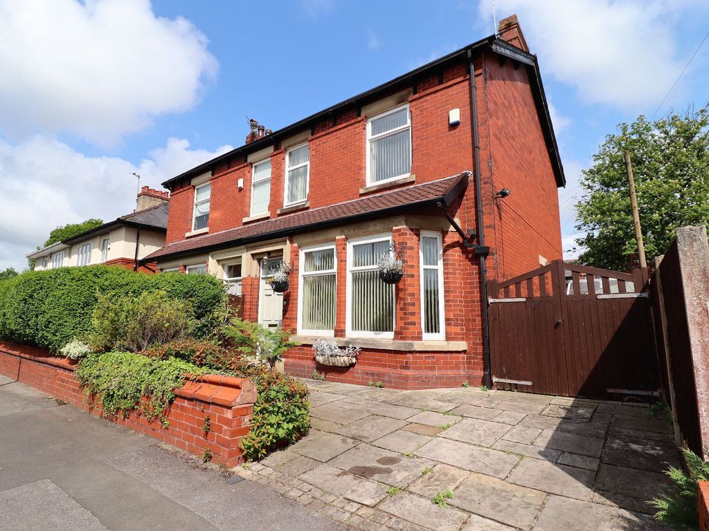 4 Bed Semi Detached House For Sale In Victoria Road Fulwood Preston