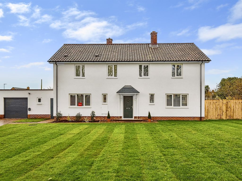 4 bed detached house for sale in Marlborough Close, Devizes SN10, £ ...