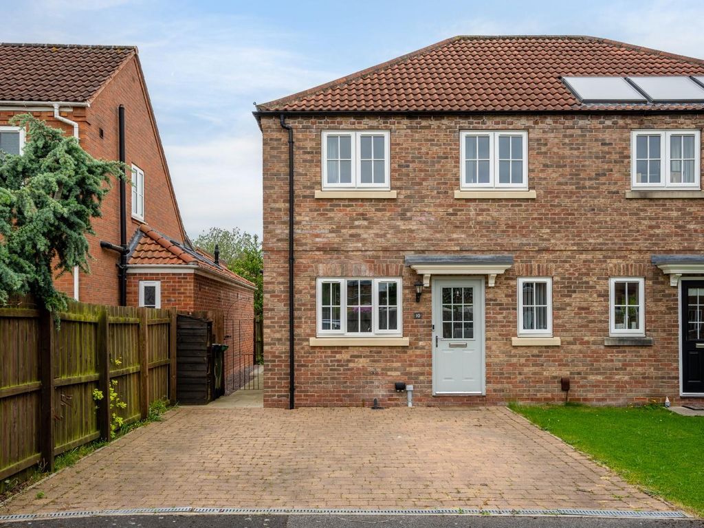 3 Bed Semi Detached House For Sale In Exelby Court Off Beckfield Lane
