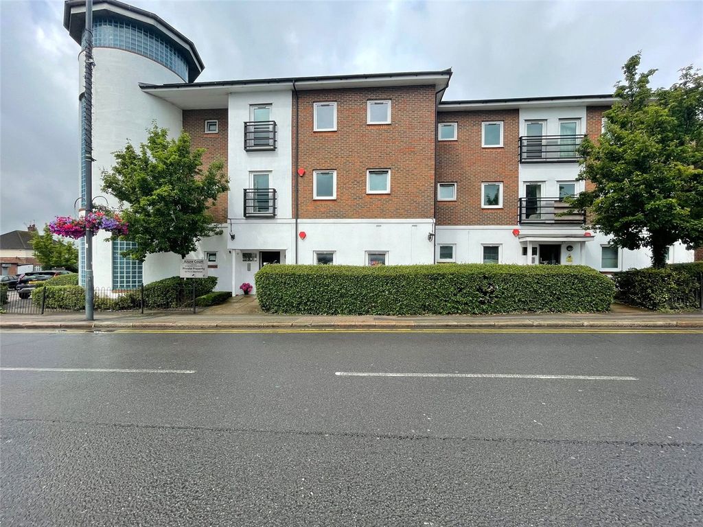 2 bed flat to rent in Azure Court, High Road, Harrow, Harrow HA3, £ ...