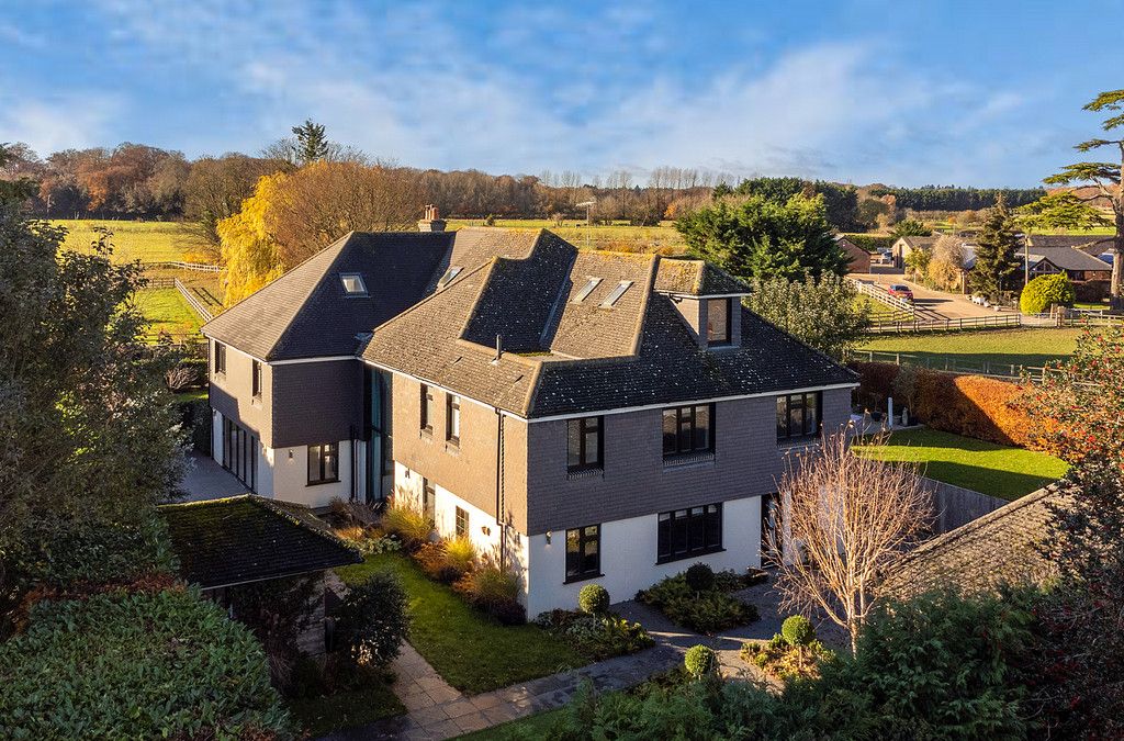 7 bed detached house for sale in Farm Road, Rickmansworth WD3, £ ...