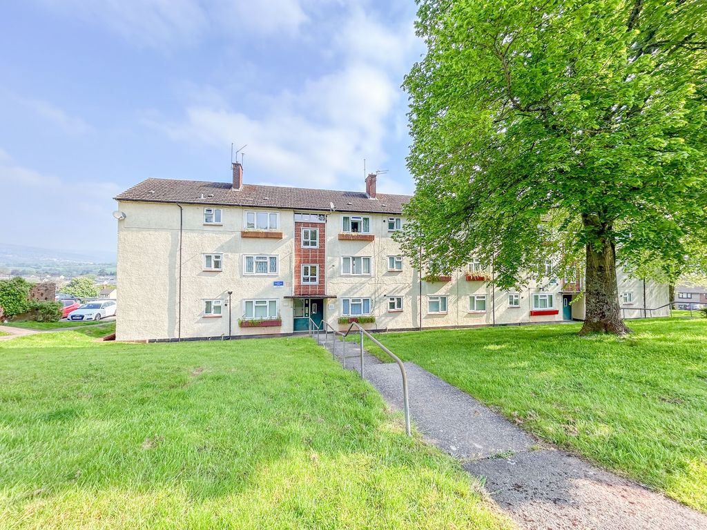 2 bed flat for sale in Monnow Way, Bettws NP20, £90,000 - Zoopla
