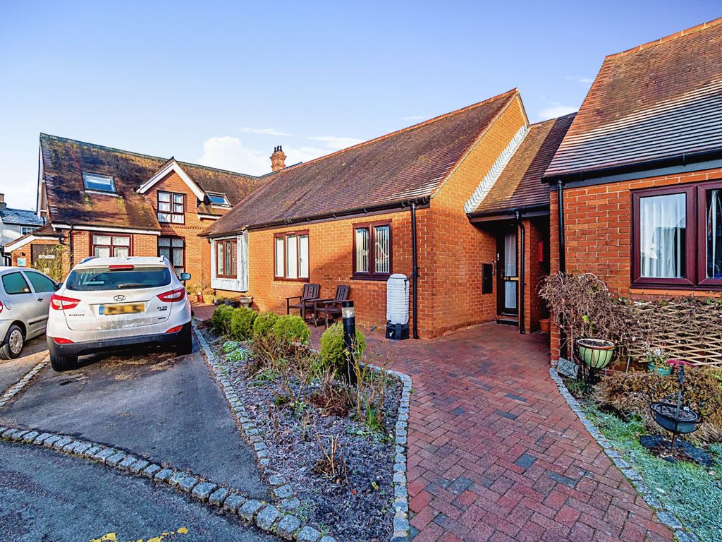 1 bed bungalow for sale in Gosport Lane, Lyndhurst SO43, £125,000 - Zoopla