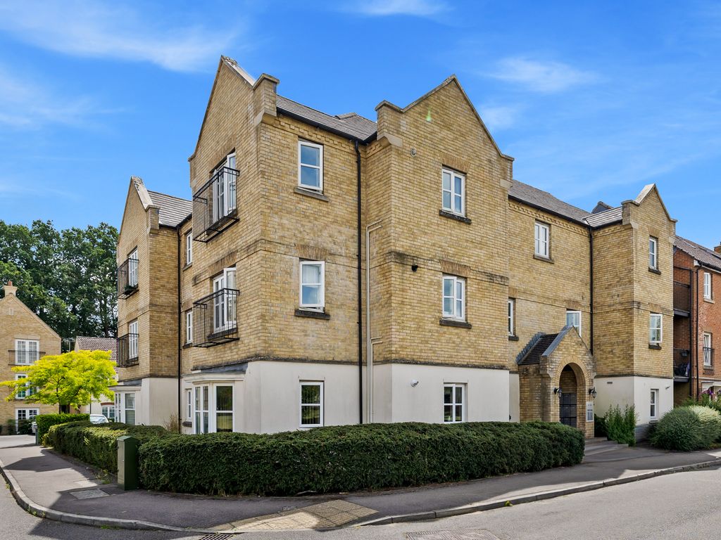 2 bed flat for sale in Ref: Sb - Trist Way, Ifield Green RH11, £220,000 ...