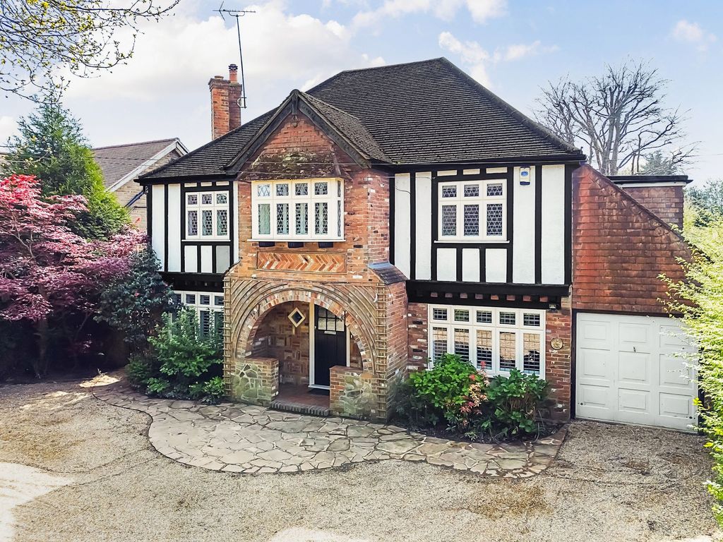 5 Bed Detached House For Sale In Brighton Road Horsham Rh13 £