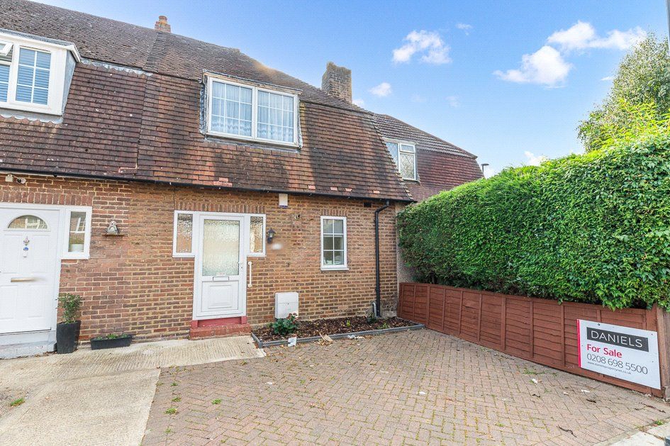 3 Bed Terraced House For Sale In Farmfield Road Bromley Kent Br1 £