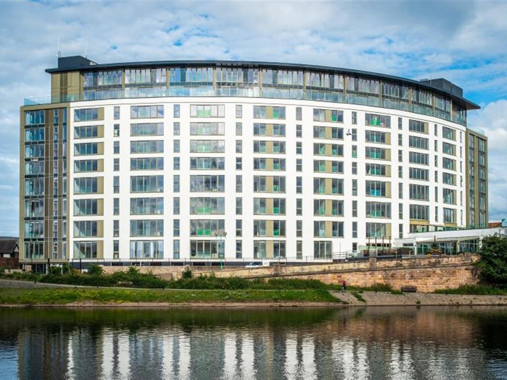 2 bed flat to rent in The Waterside, West Bridgford NG2, £1,350 pcm ...