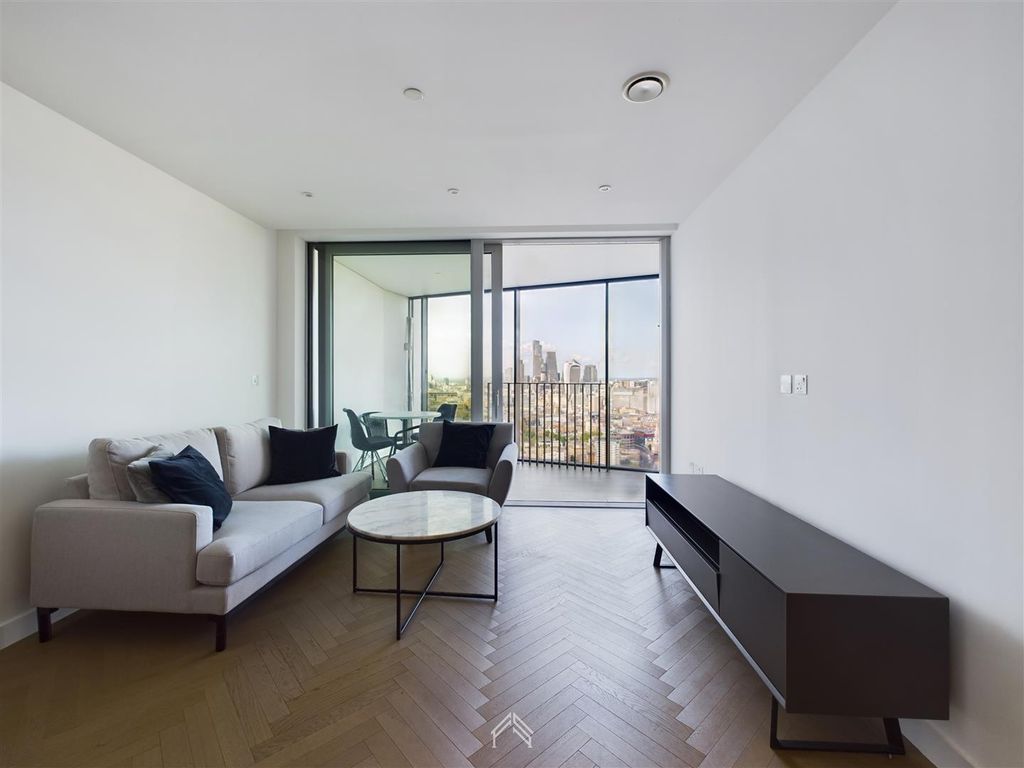 1 bed flat to rent in Two Fifty One, London SE1, £2,500 pcm - Zoopla