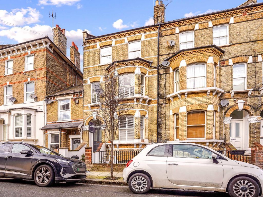 1 bed flat for sale in Cologne Road, London SW11, £425,000 - Zoopla