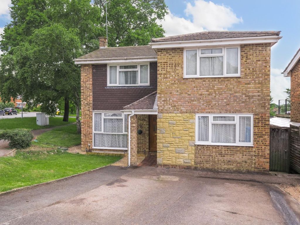4 bed detached house for sale in Wolf Lane, Windsor SL4, £700,000 - Zoopla