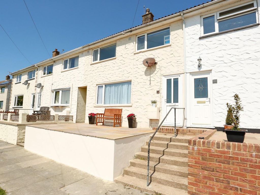 3 Bed Terraced House For Sale In St Georges Crescent Dover Ct17 £