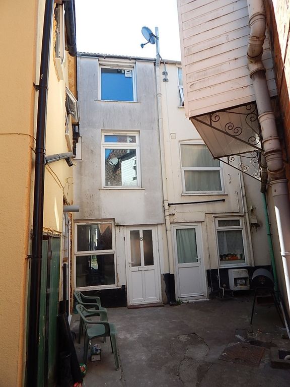 4 bed terraced house for sale in Gordon Terrace, Crown Road, Great ...