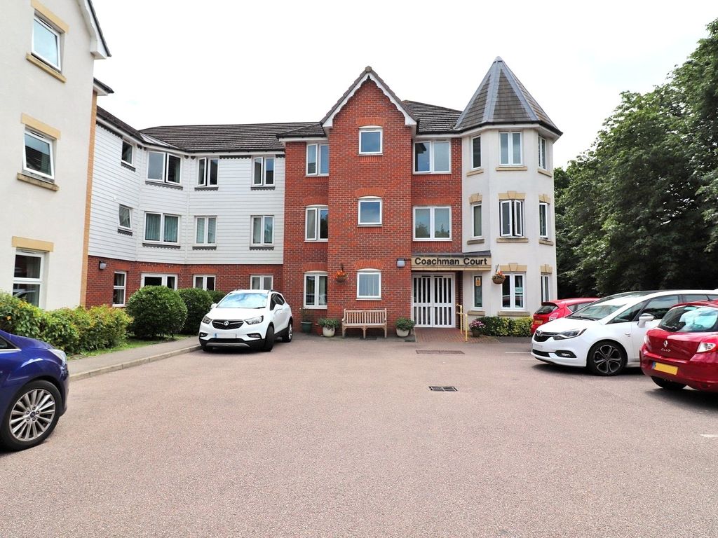 2 bed flat for sale in Ashingdon Road, Rochford SS4 - Zoopla