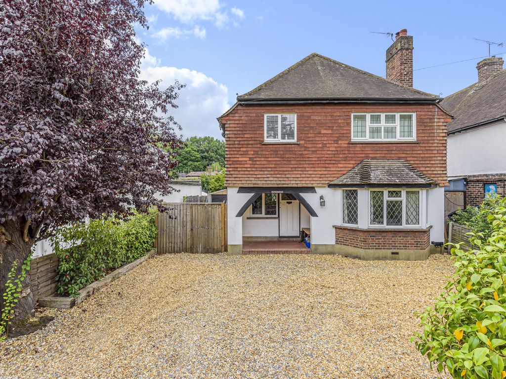 3 bed detached house for sale in High Road, Byfleet KT14 - Zoopla