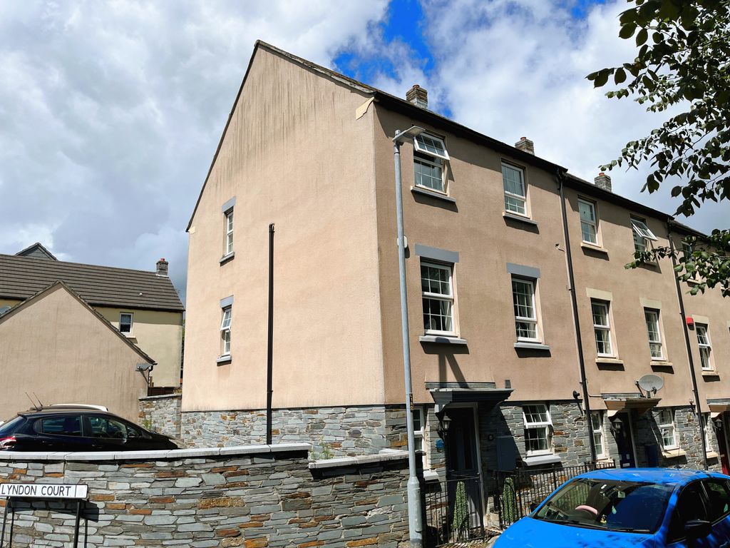 5 Bed End Terrace House For Sale In Grassmere Way Pillmere Saltash