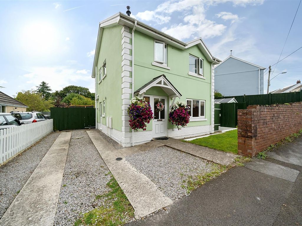 3 Bed Detached House For Sale In Pencaecrwn Road Gorseinon Swansea