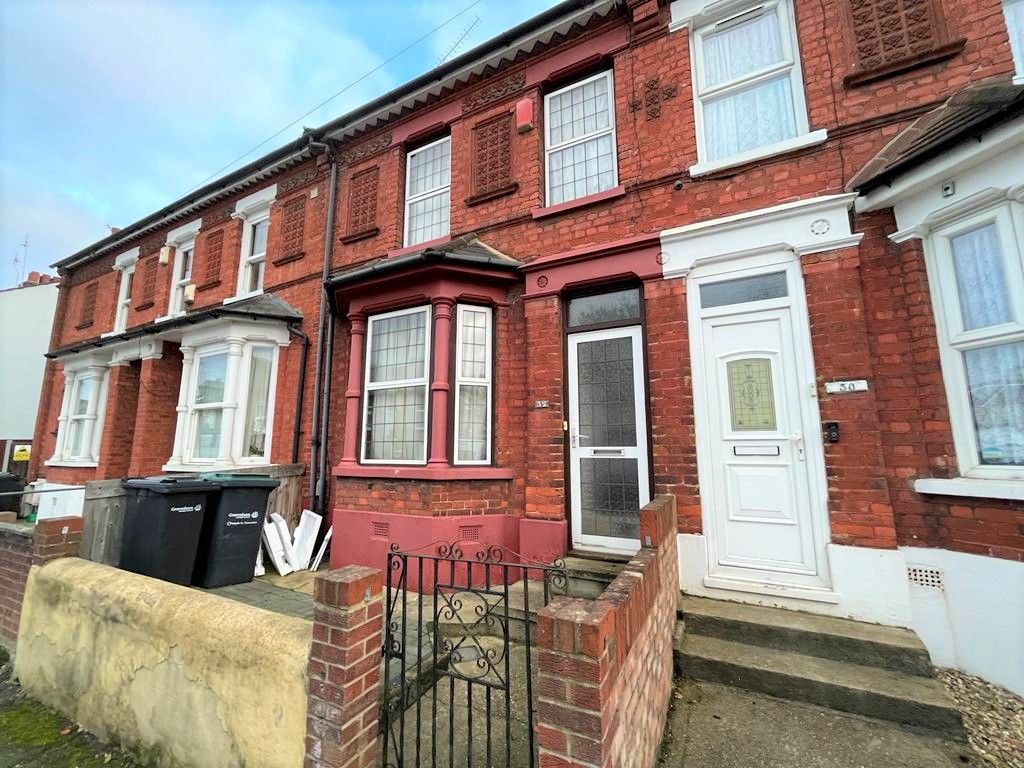 3 bed terraced house for sale in Raphael Road, Gravesend DA12 - Zoopla