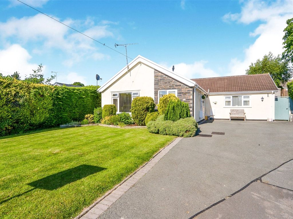 3 bed bungalow for sale in Llwyn Onn, Off Bishops Walk, St Asaph ...