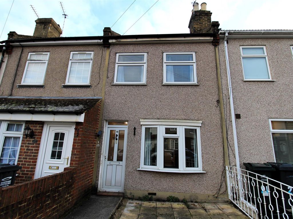 2 bed property to rent in Blenheim Road, Dartford DA1, £1,500 pcm - Zoopla