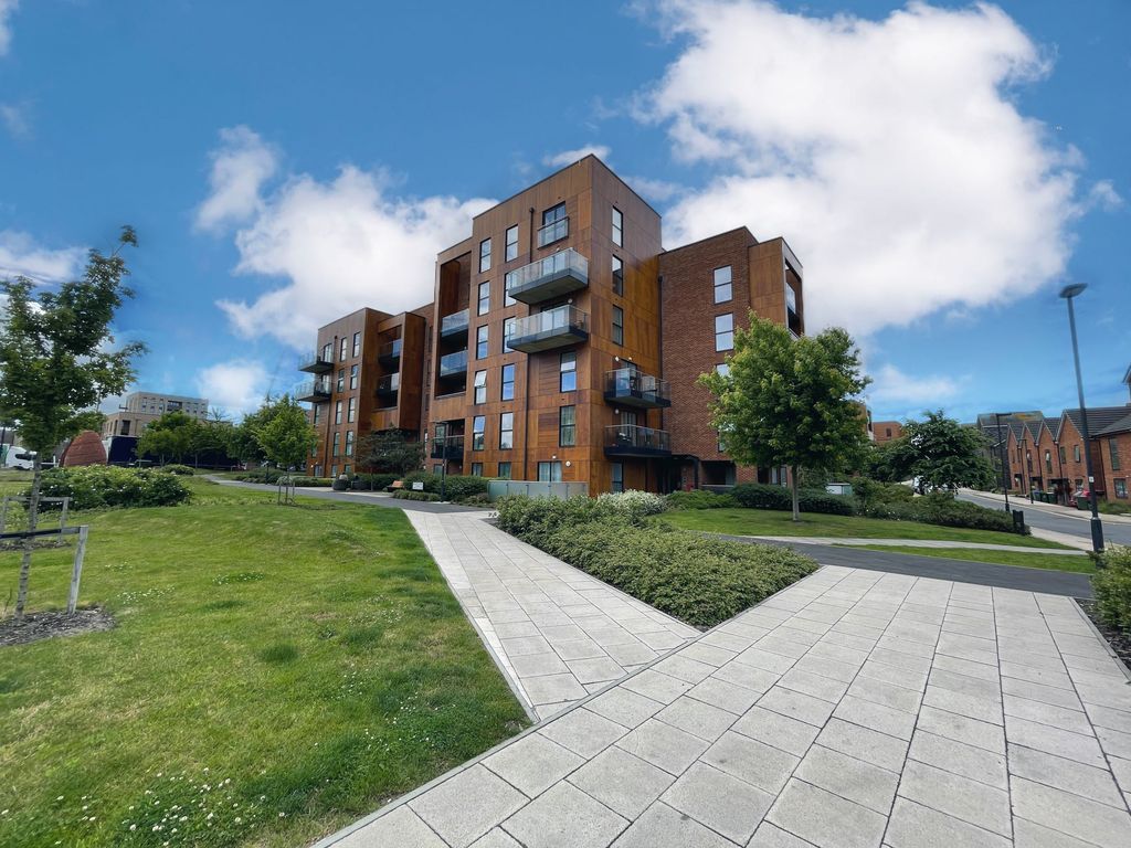 2 bed flat for sale in Callender Road, Erith DA8 - Zoopla