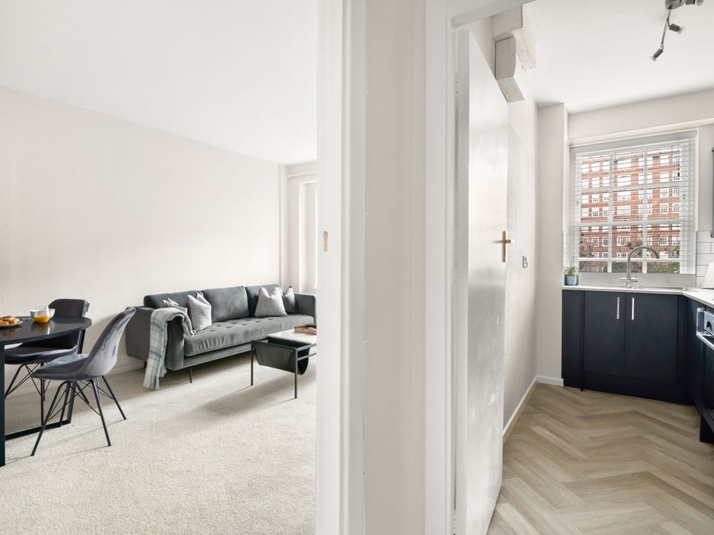 1 bed flat to rent in Dolphin Square, London SW1V - Zoopla