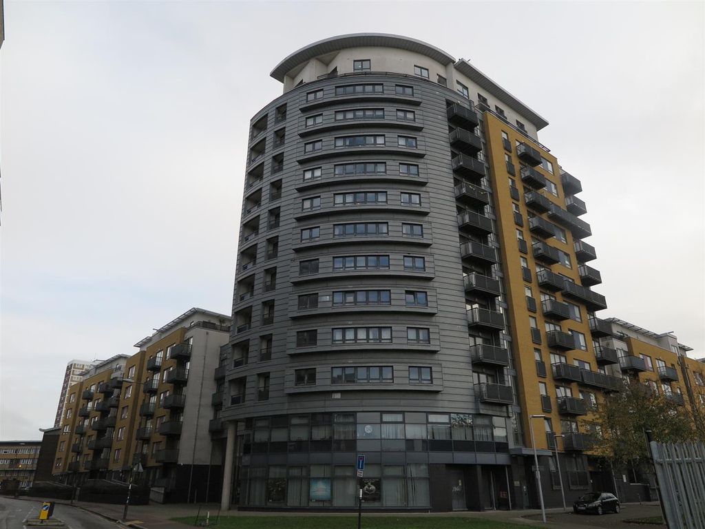 2 bed flat to rent in Tarves Way, London SE10 - Zoopla
