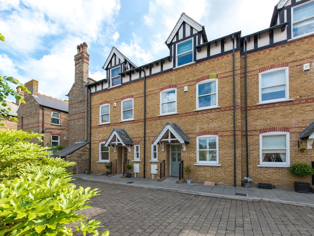 4 bed town house for sale in Tidewell Mews, Westgate-On-Sea CT8 - Zoopla