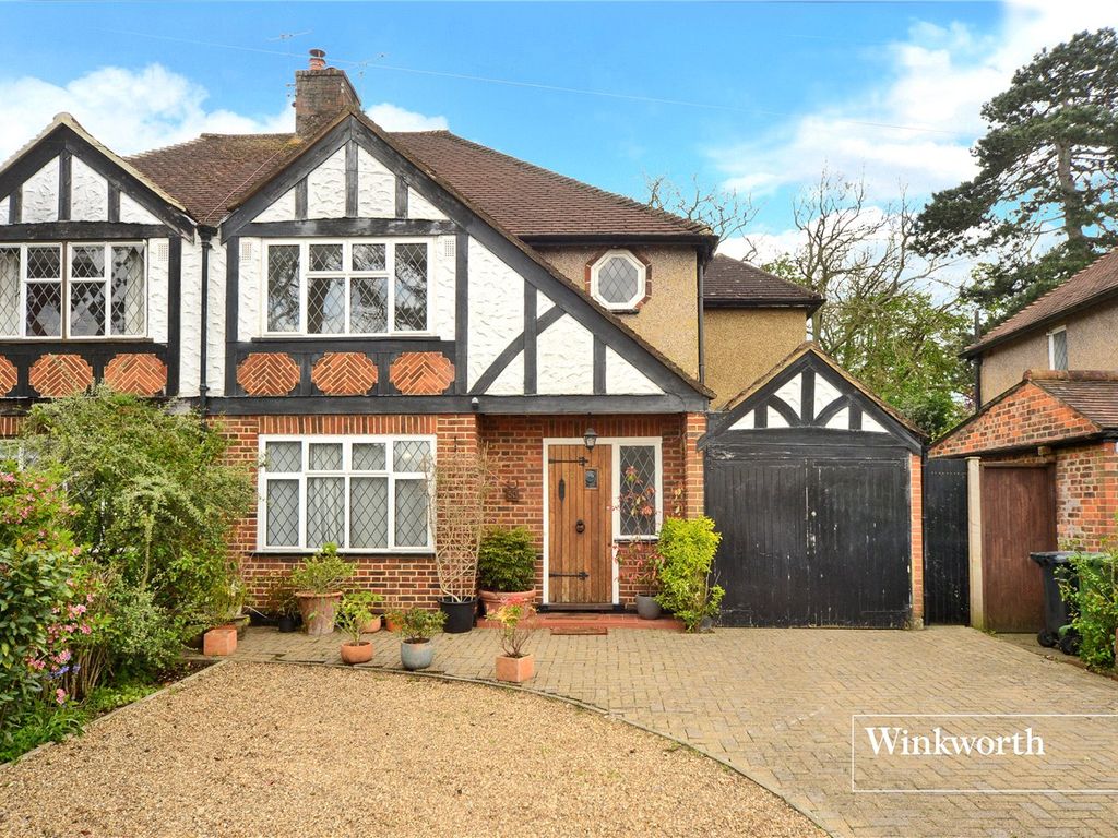 4 Bed Semi Detached House For Sale In Grafton Road Worcester Park Kt4